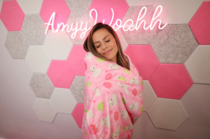 AMYYWOAHH MERCH – AmyyWoahh